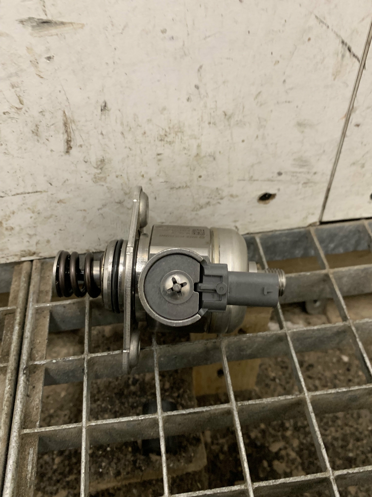 2016 BMW 3 F80 M3 High Pressure Fuel Pump 13517847204 7847204 3.00 ...