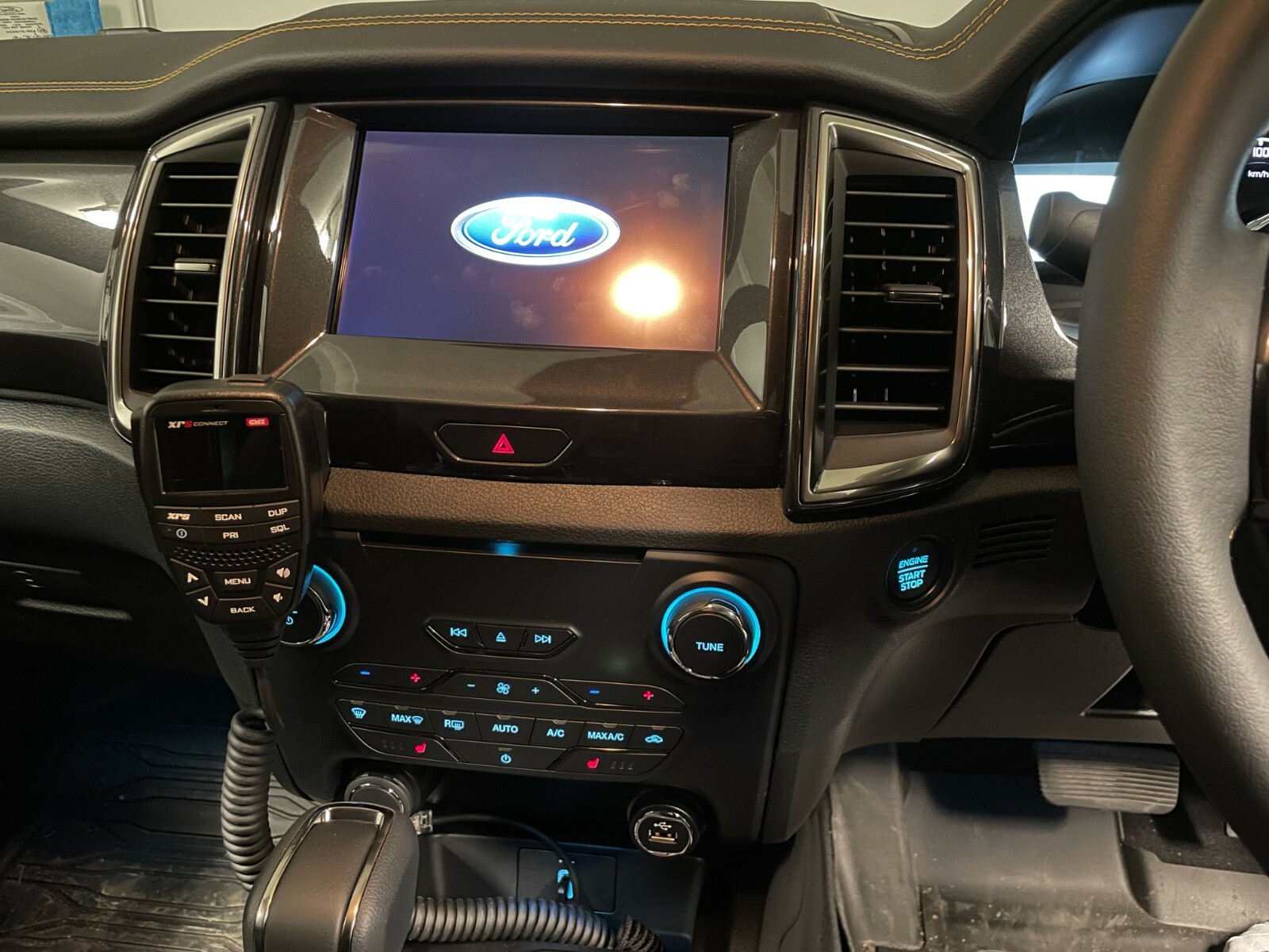 GME UHF Microphone / Radio Mount PX2/3 Ford Ranger / Raptor / Everest ...