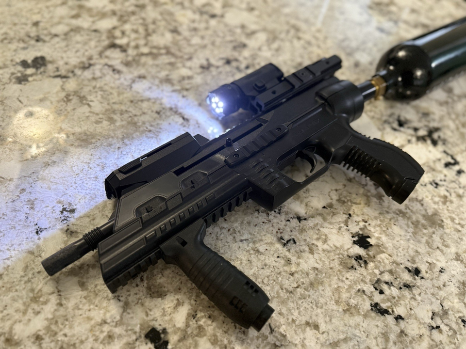 UMAREX E.B.O.S FULL AUTO BB RIFLE with LASER / SPOT LIGHT COMBO on ...