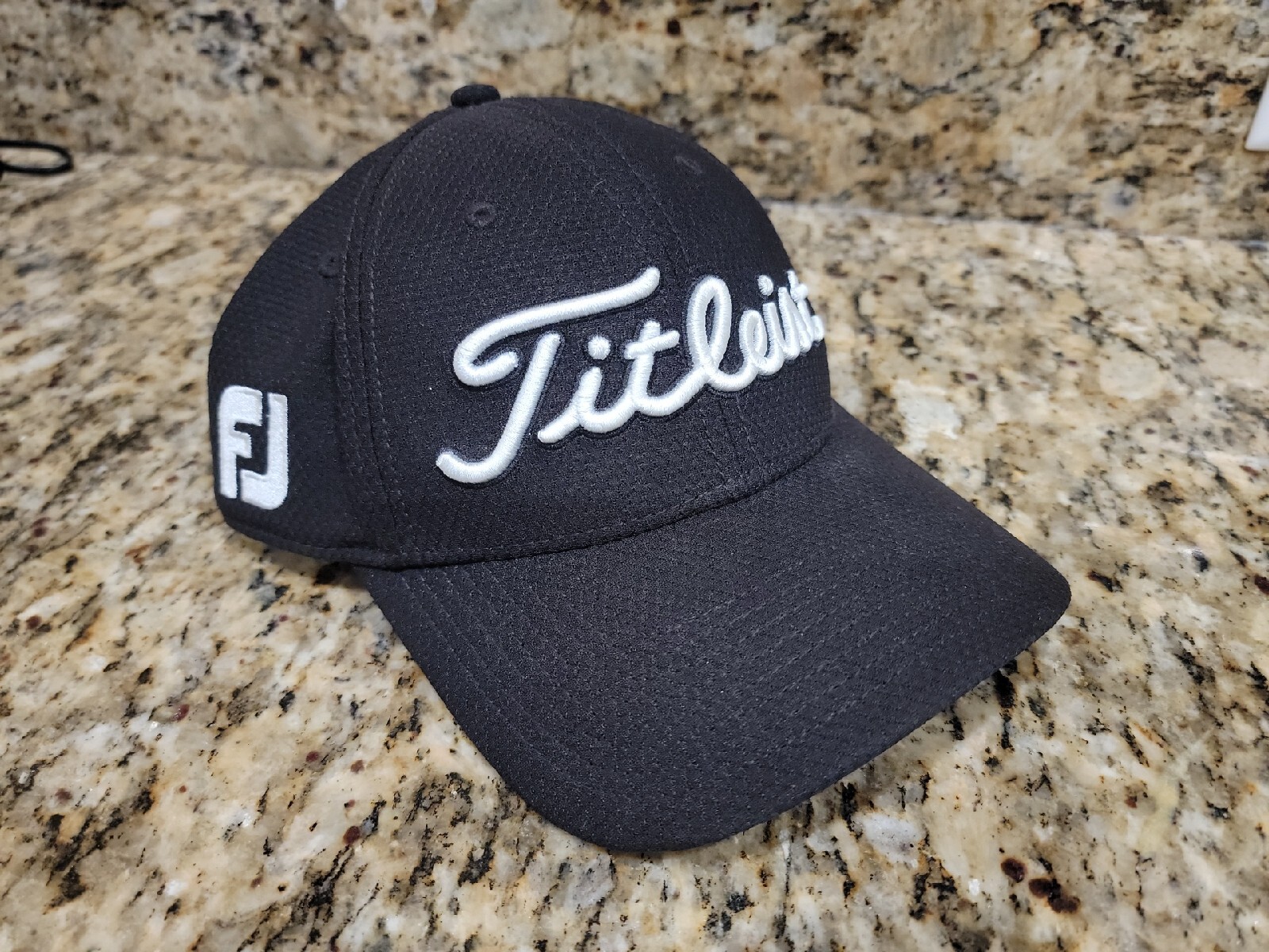 CLEAN!!! Titleist FJ Footjoy Pro V1 Golf Tour Cap Black Flex Fit Hat ...