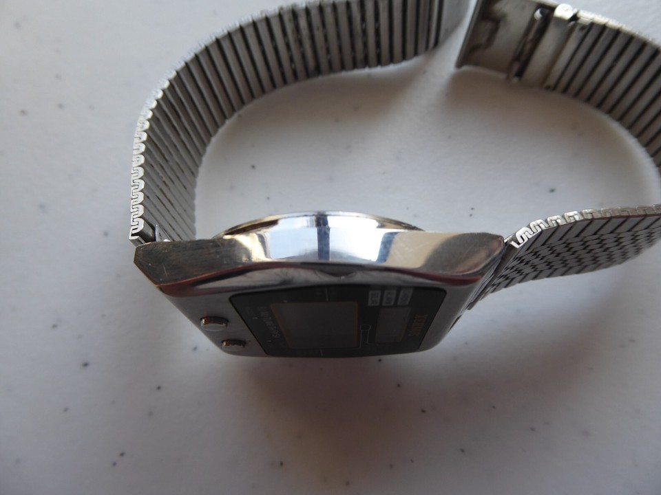 XERNUS CHRONO ALARM SOLAR - 1978 DIGITAL WATCH - LCD WRISTWATCH -SPARES ...