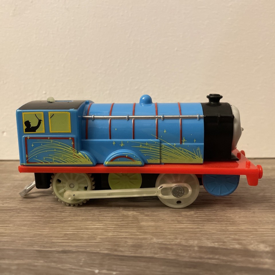 EDWARD Trackmaster Thomas & Friends Thomas 2013 Motorized Train Glow In ...