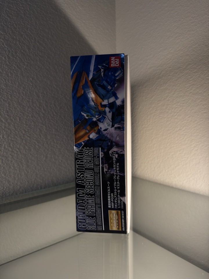 Bandai Hobby MG Gundam Second Revise Model Kit 1/100 Scale, Astray Blue ...