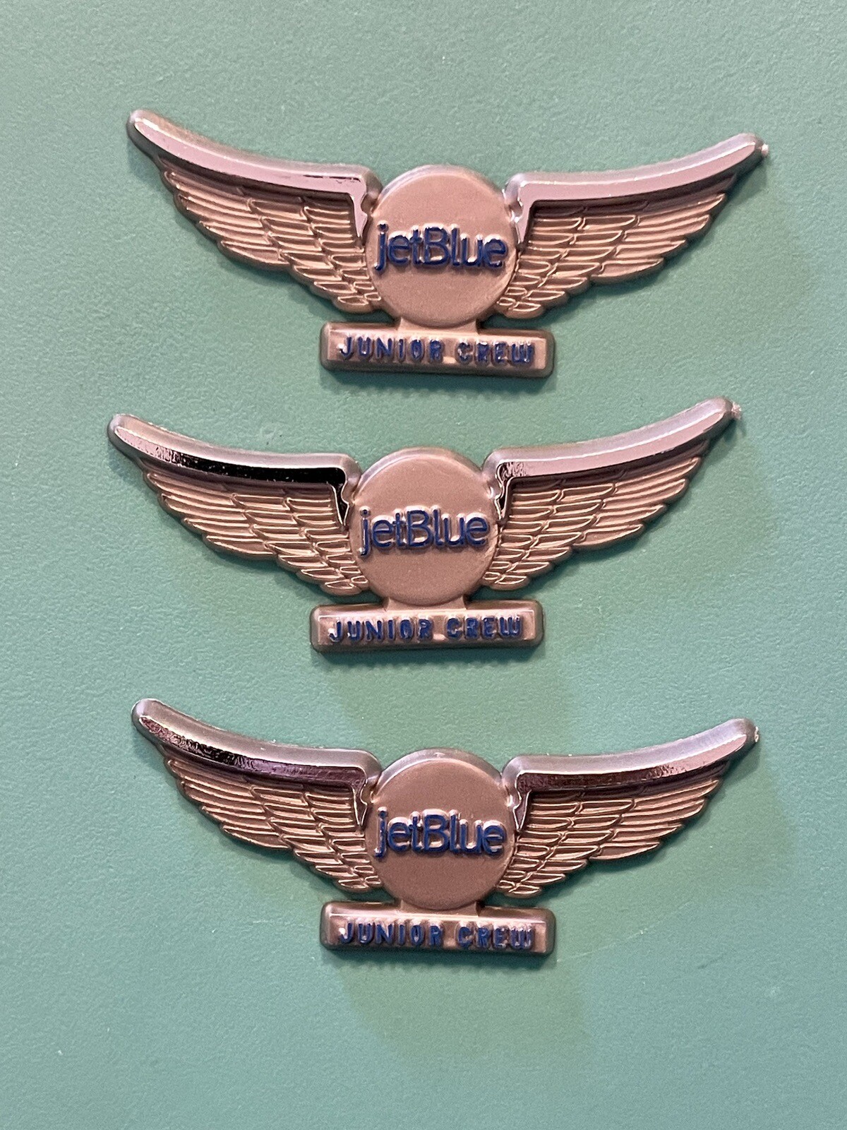 3 JETBLUE AIRWAYS OLD STYLE PLASTIC KID WINGS | eBay