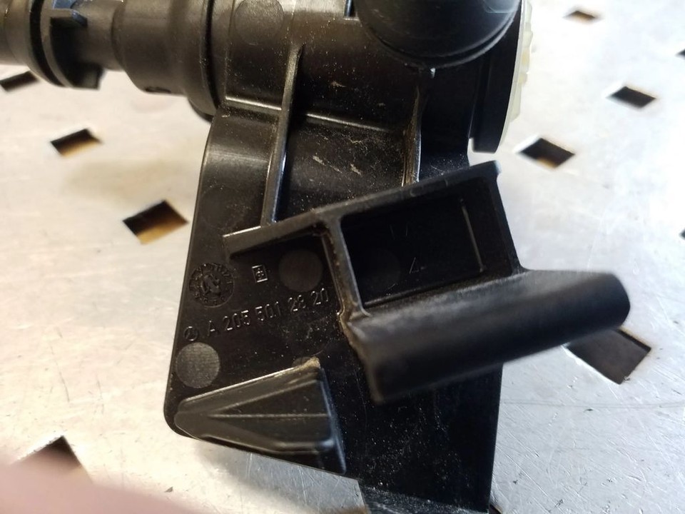 Mercedes-Benz GLC X253 C253 2017 Petrol/electricity A2055012820 ...