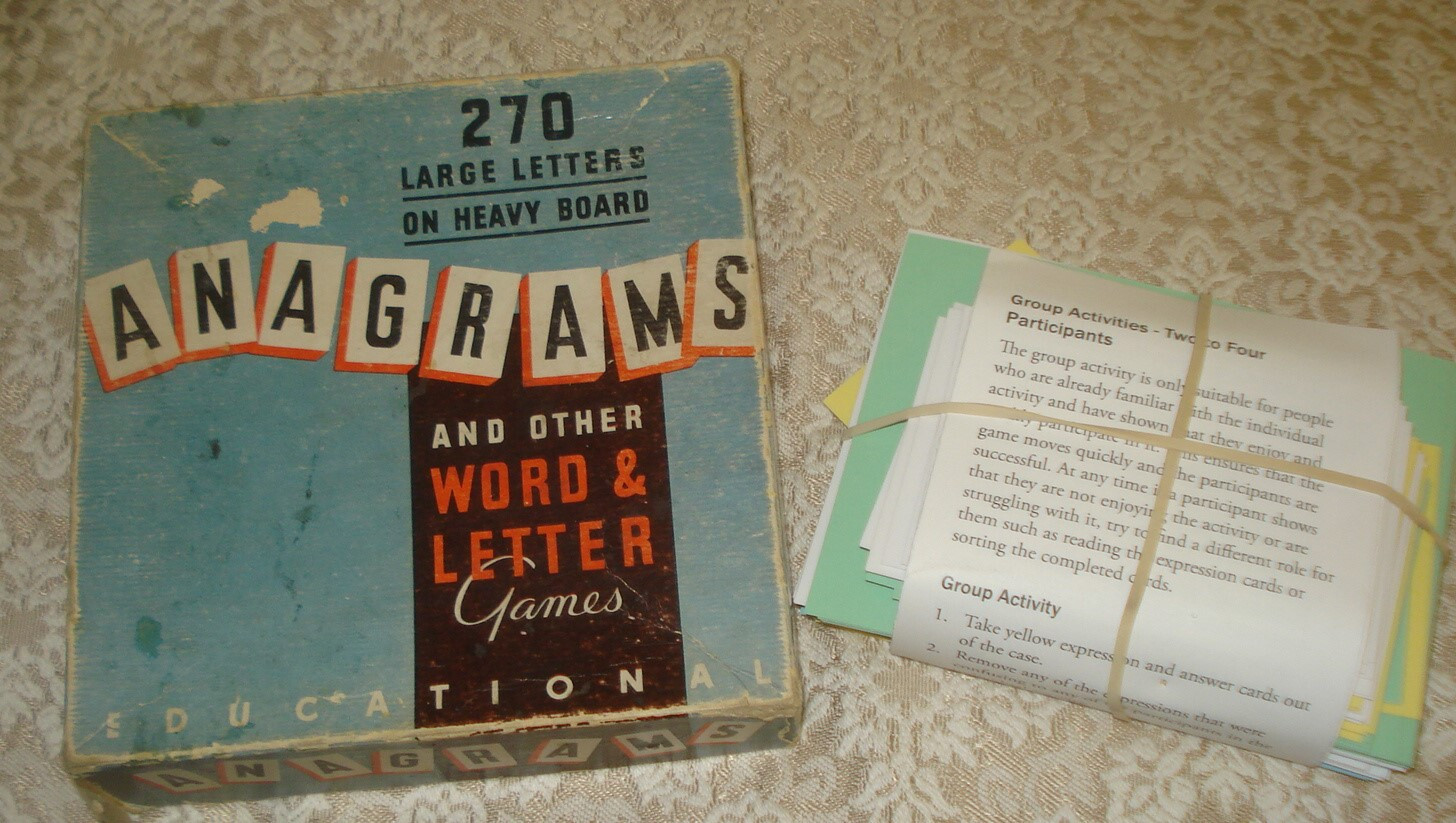 Lot 2 Vtg Word Games Vtg 1934 Whitman ANAGRAMS 268 Letter Tiles & Group ...