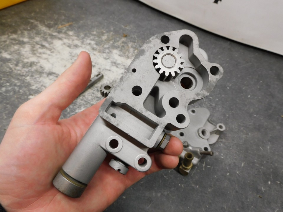 Harley Panhead Shovelhead FL OEM Oil Pump & Gears #1 2463 | eBay