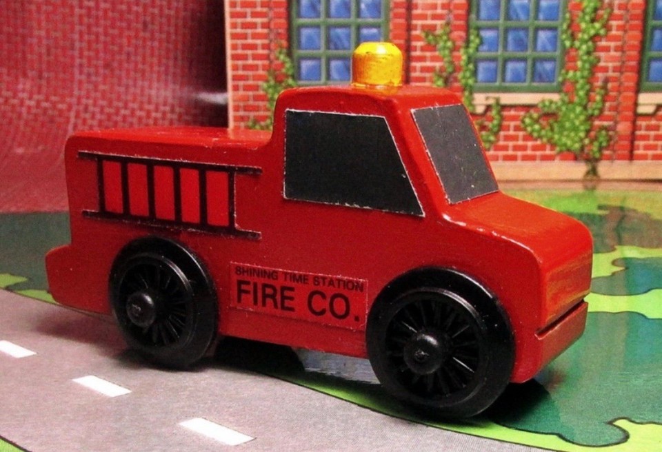 1994 Hummingbird Toys Wood On Wheels Forestville Fire Engine! Thomas ...