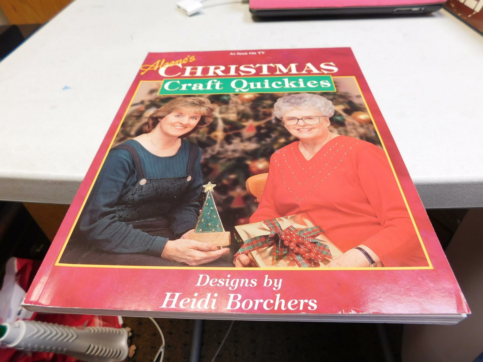 Aleene's Christmas Craft Quickies by Aleene Jackson and Heidi Borchus ...