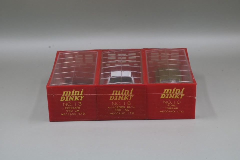 Mini Dinky 13 Ferrari 250LM, 18 Mercedes 230 SL, 10 Ford Corsair ...