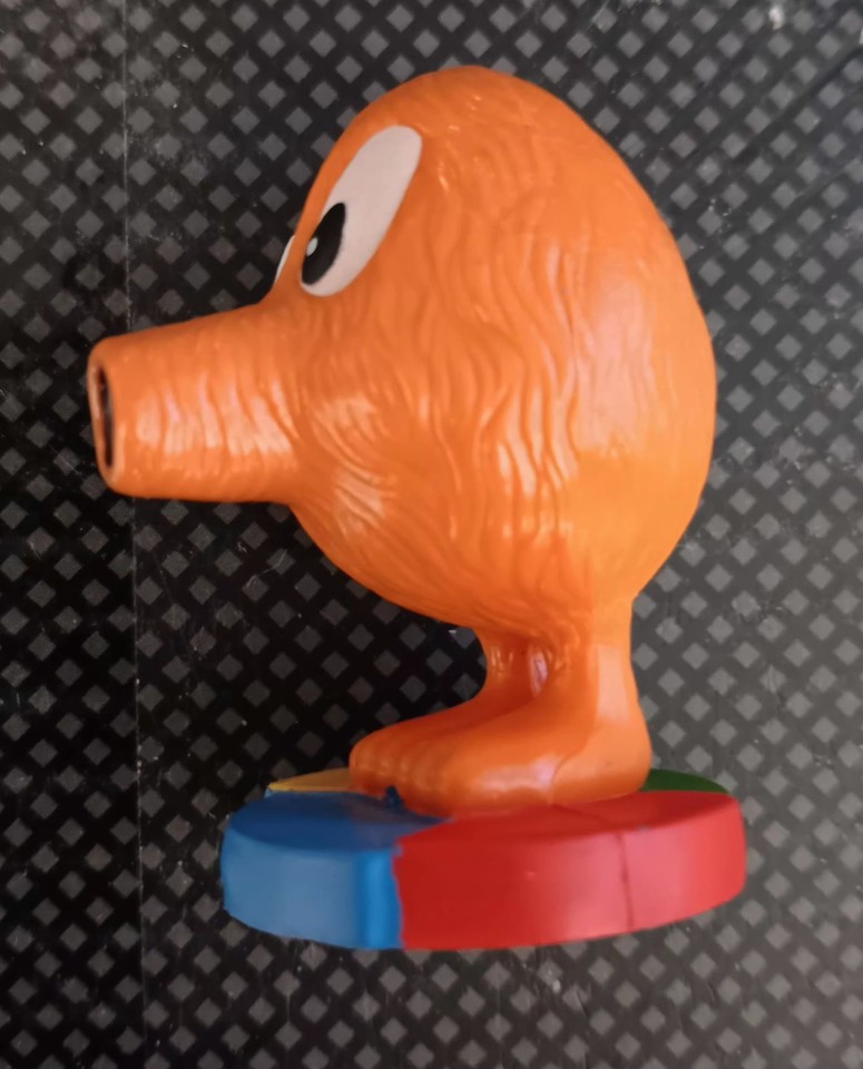 RARE Q*bert figure Kenner Gottlieb vintage 1983 QBERT on disc Mini ...