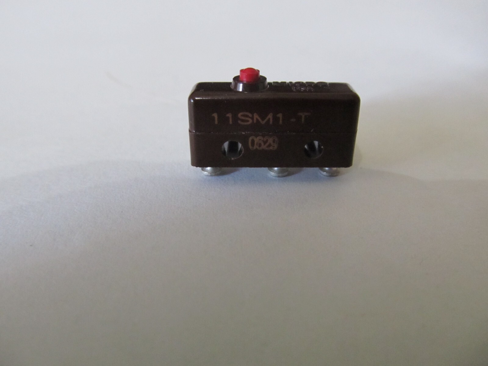 Honeywell 11SM1-T Miniature Snap Action Switch, Pin, Plunger Actuator ...