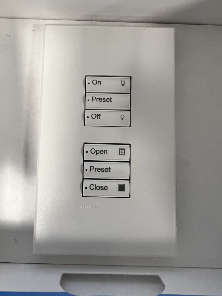 LUTRON QSWS2-3BDN-WH-U ENGRAVED SEETOUCH QS WALLSTATION 24V VIA QS LINK ...