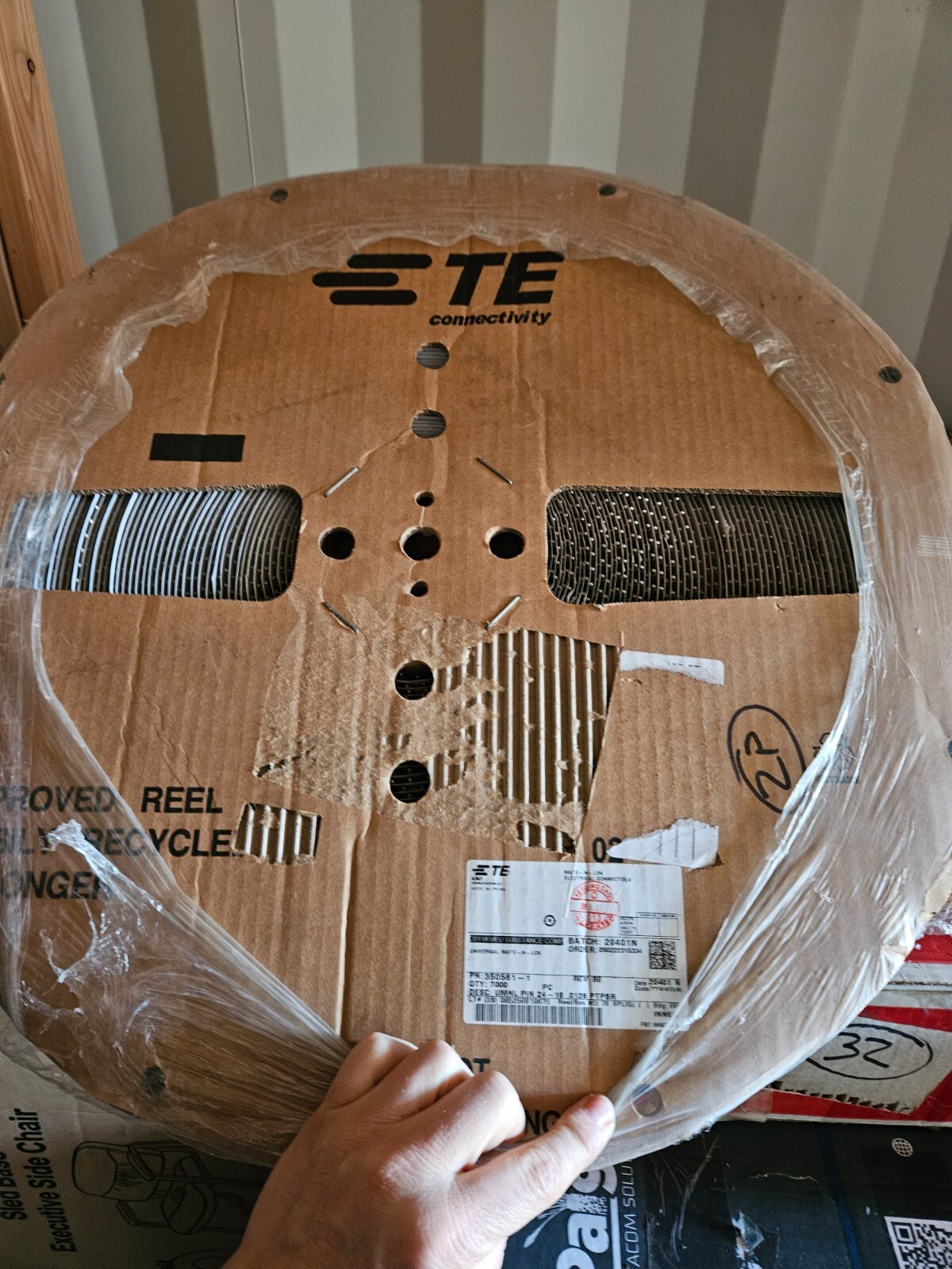 TE Connectivity350561-1 CONTACT PIN 18-24 AWG UNIVERSAL MATE-N-LOK reel ...