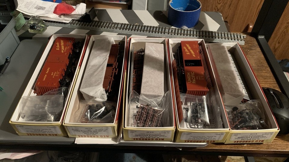 Ho Scale Red Caboose 1950s 5 Car Kit Lot | eBay