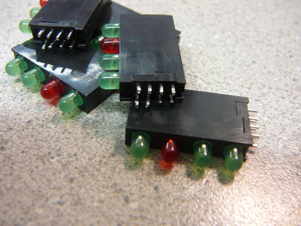 KINGBRIGHT Quad-Level 3mm CBI (LED), Array, Green/Red/Green/Green **NEW ...