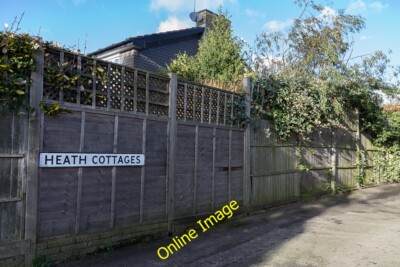 Photo 12x8 Heath Cottages, Heath Road, Potters Bar, Hertfordshire This ...