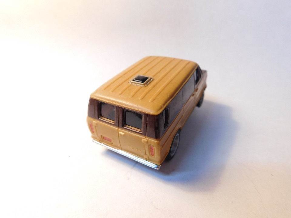 AURORA / AFX ~ 1976 FORD STREET VAN SLOT CAR with RUNNING 4 GEAR ...