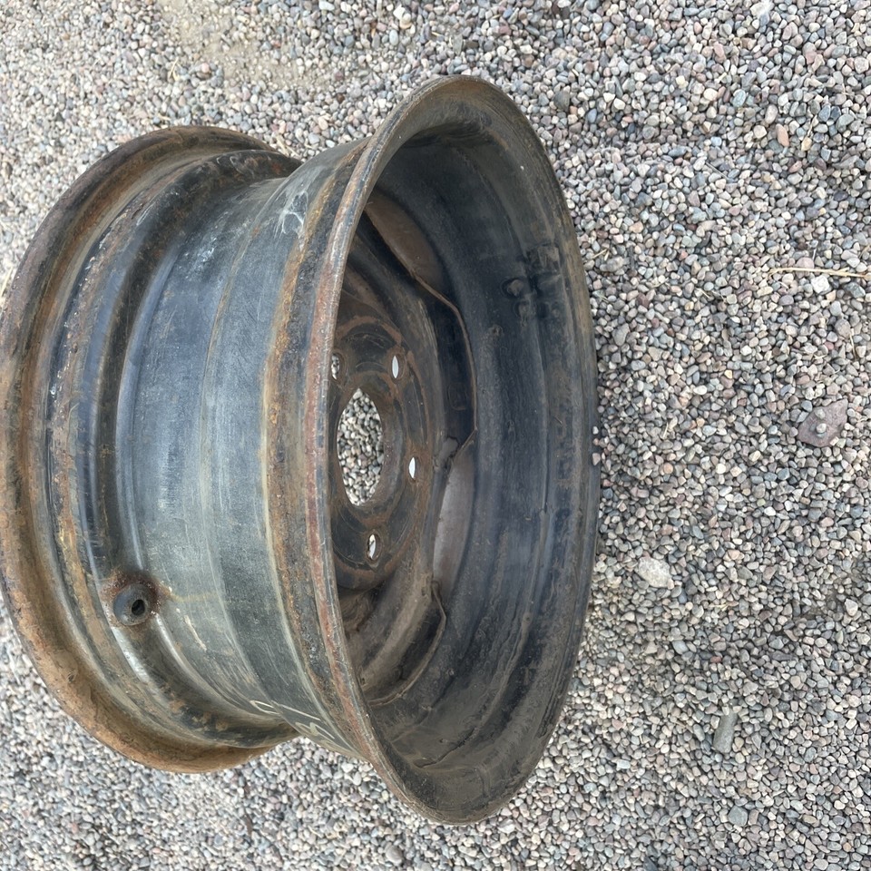 60's 70's 80s. 14'' x 6'' GM Car rim, 5 on 4,75'' Bolt pattern wheel ...