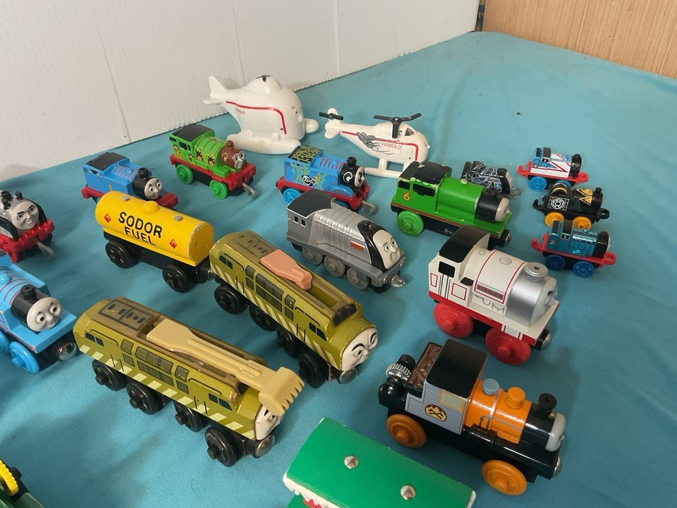 Thomas The Train Lot 33 - Wooden Mix - Engine, Byron Bulldozer, Diesel ...