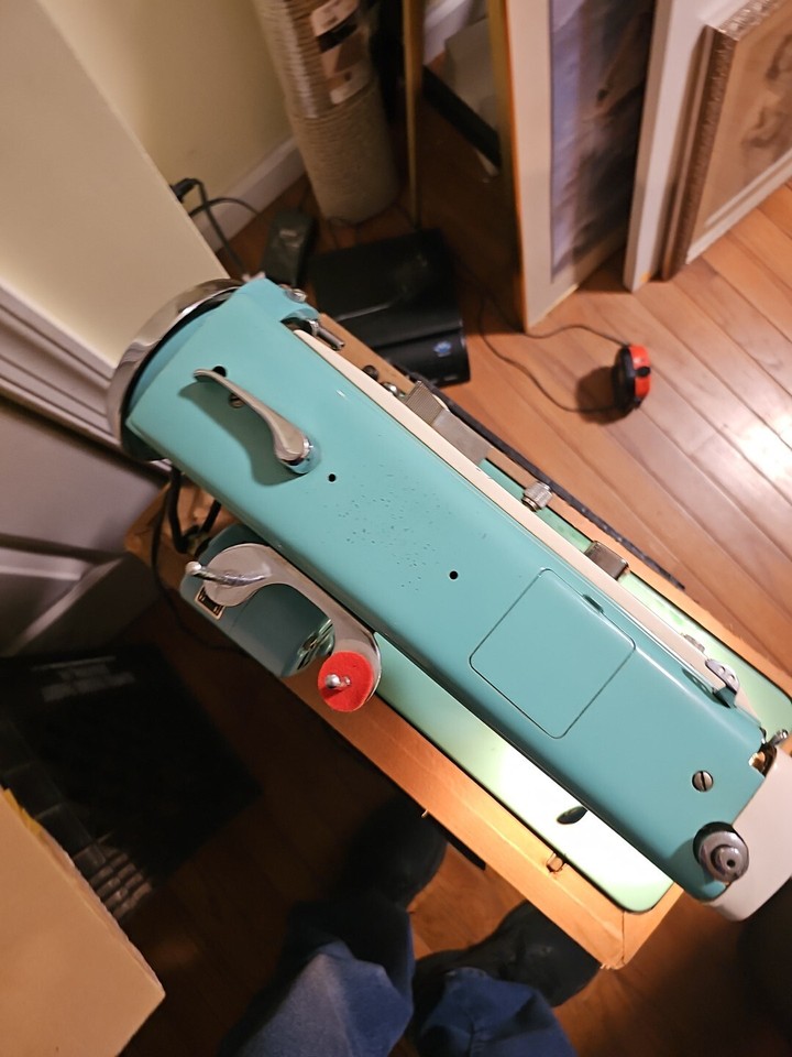 Vintage Fleetwood Deluxe Sewing Machine Model 767-B Teal Zig Zag TESTED ...