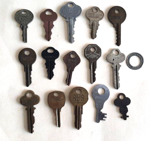 VINTAGE KEY LOT. | eBay