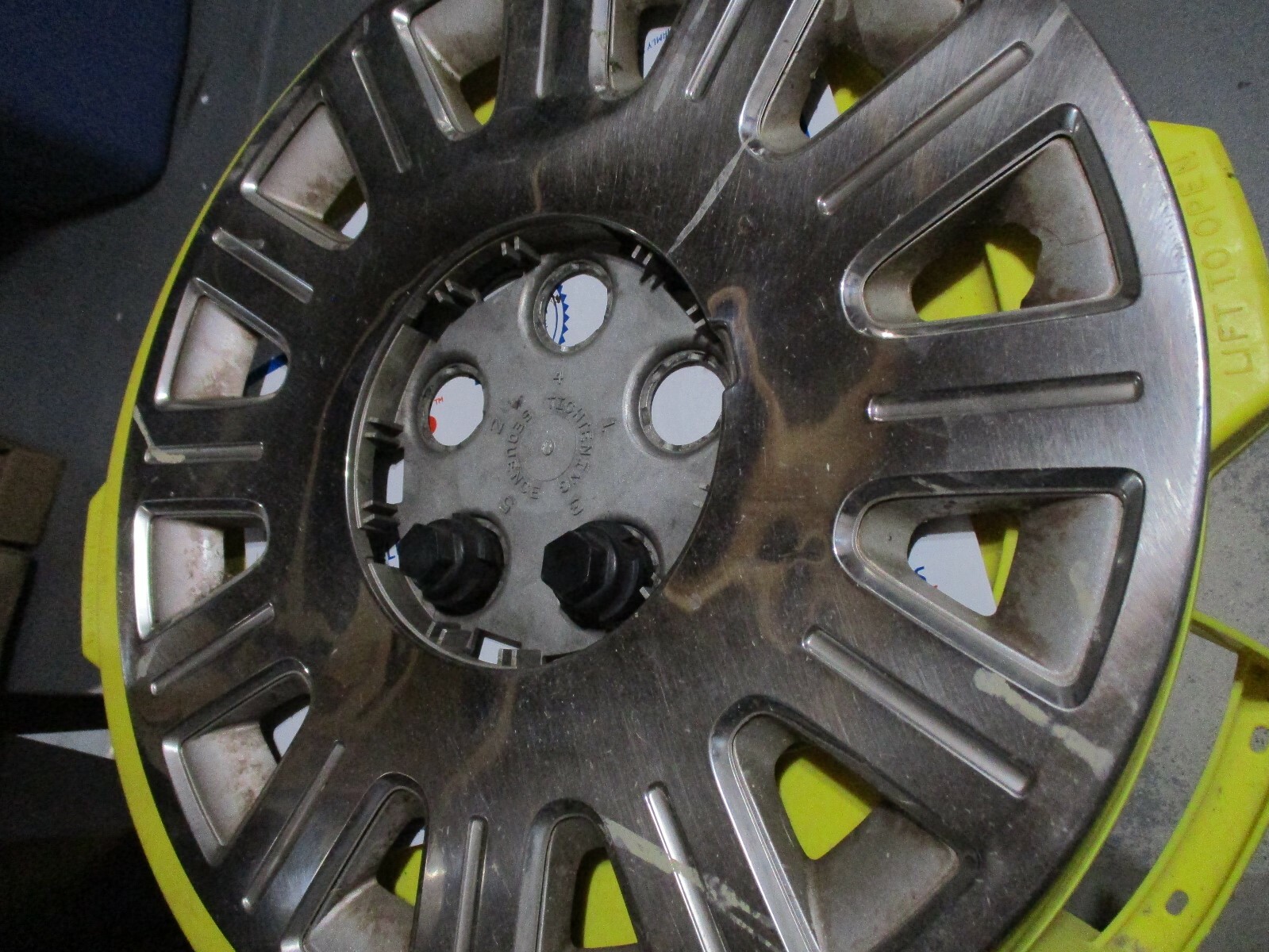 P71 Interceptor CROWN VICTORIA Lug Chrome Wheel Center Cap hub cap Rim ...