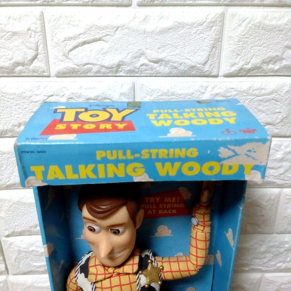 Figurine officielle Disney Toy Story PULL-STRING TALK WOODY PIXAR ...