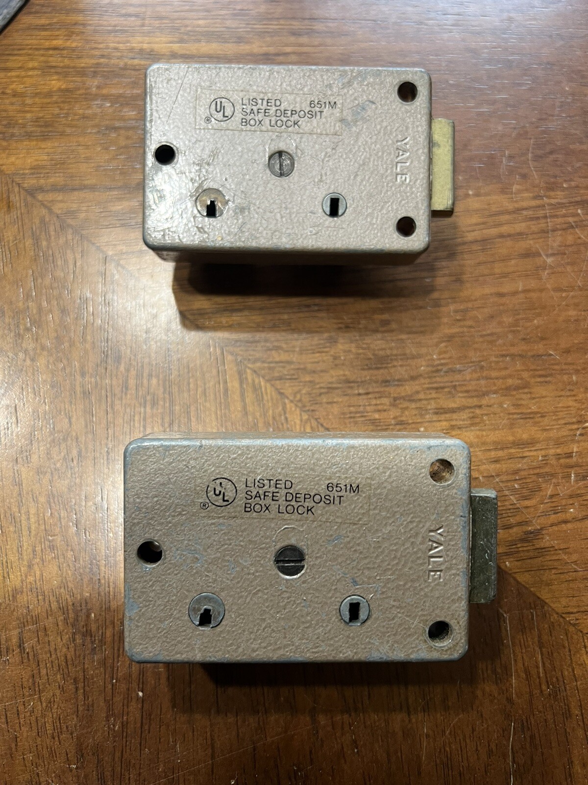 Safe deposit box lock, Yale B201 Right hand with 1 renters keys. NO ...