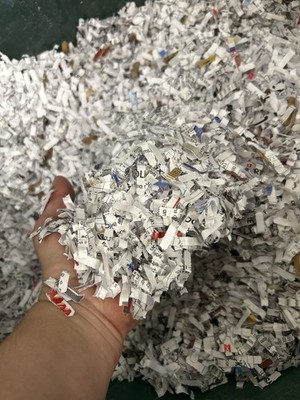 LFM Mega Lot Shredded Paper Mix 🌀 Color + White! Crafts, Bedding ...