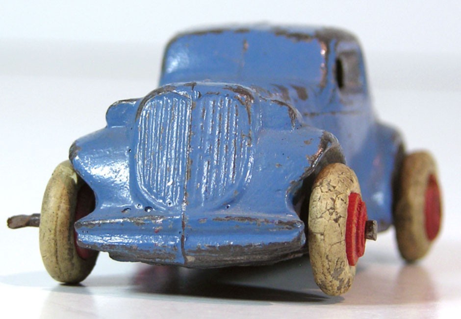 1935 BARCLAY SLUSH METAL / SLUSH MOLD TOY COUPE AUTO WITH MOUNTED SPARE ...