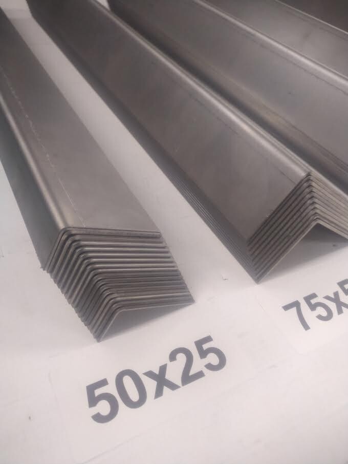 2mm MILD STEEL FOLDED ANGLE Metal Wall Corner Protector 500mm Long 25mm ...