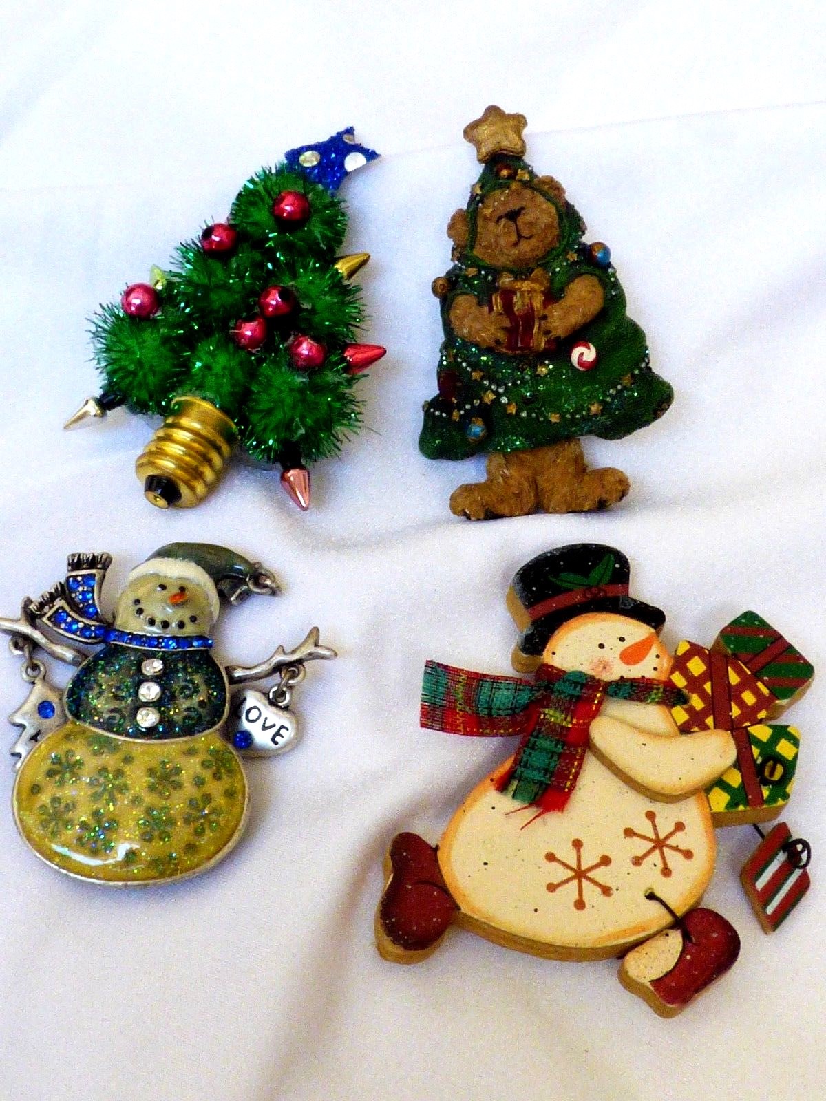 Mixed Lot of 4 Christmas Holiday Tree Bear Snowmen Pin Brooch KC Boyds ...