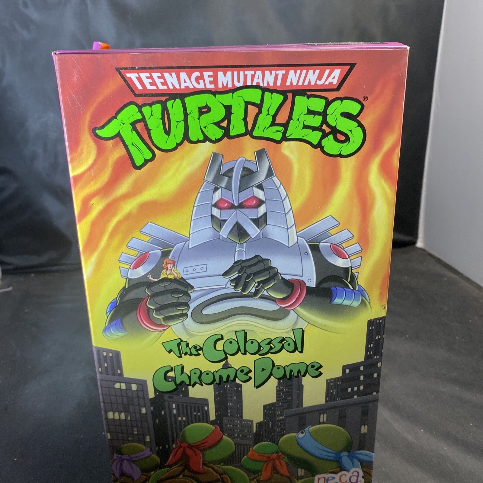 NECA Teenage Mutant Ninja Turtles: The Colossal Chrome Dome Action ...
