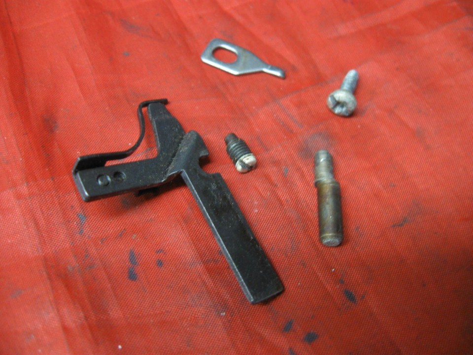 Singer Touch Sew Sewing Bobbin Case Position Bracket 638 640 645 646 ...