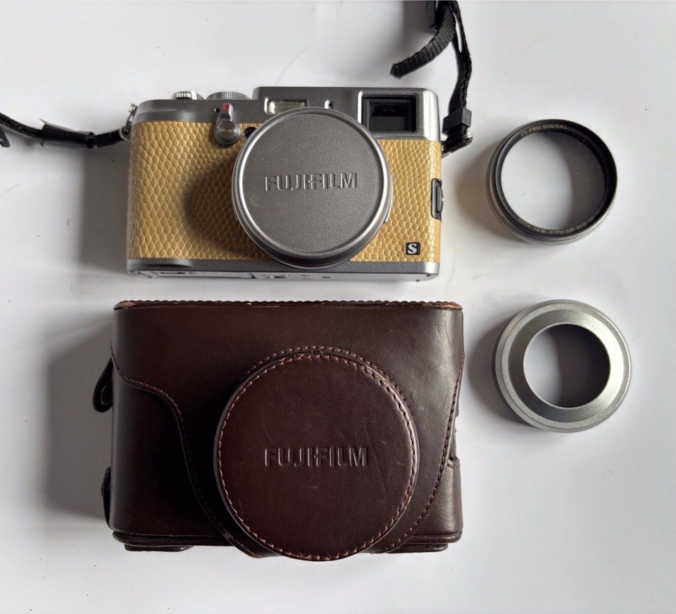 FUJIFILM X100S DIGITAL CAMERA (LIMITED EDITION) RARE | eBay UK