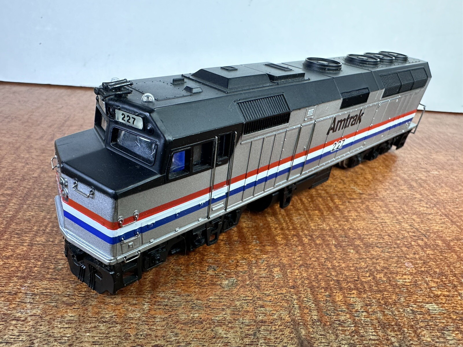 HO Scale Bachmann Spectrum F40PH Amtrak Locomotive # 227 Tested To Run ...