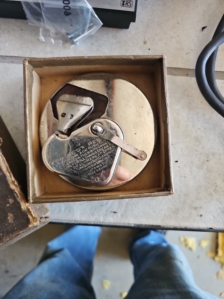 Vintage 1920s Kriss Kross Stropper Razor Blade Sharpener w/ Box, Papers ...