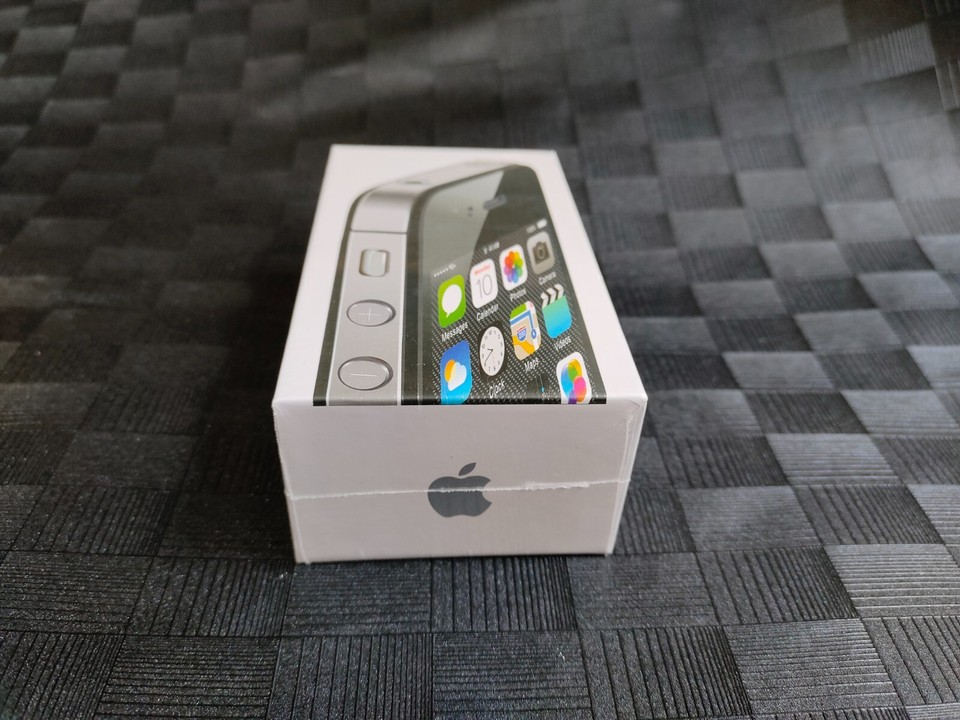 99%N ew Apple iPhone 4s 32GB Black/White Fully UNlocked(Any carrier ...