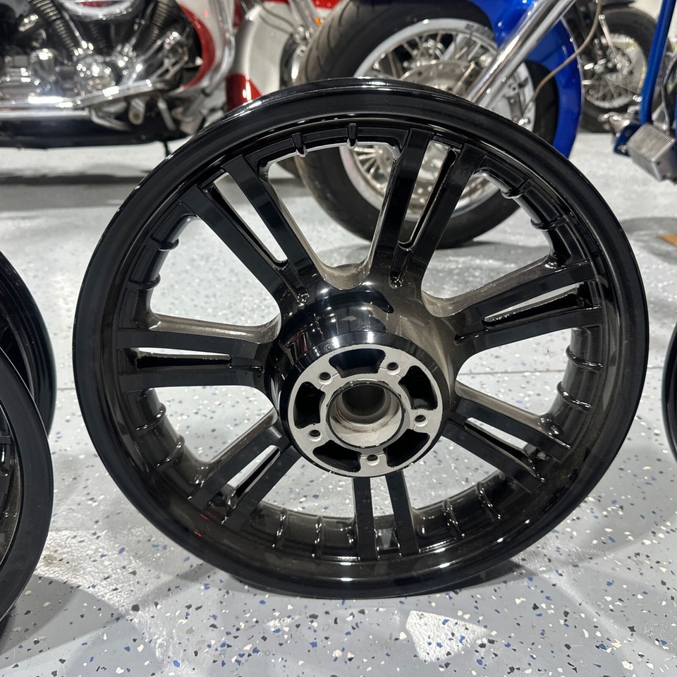 Black 2009-2022 OEM Harley Tri Glide Trike Front Rear Wheel FLHTCUTG 3 ...