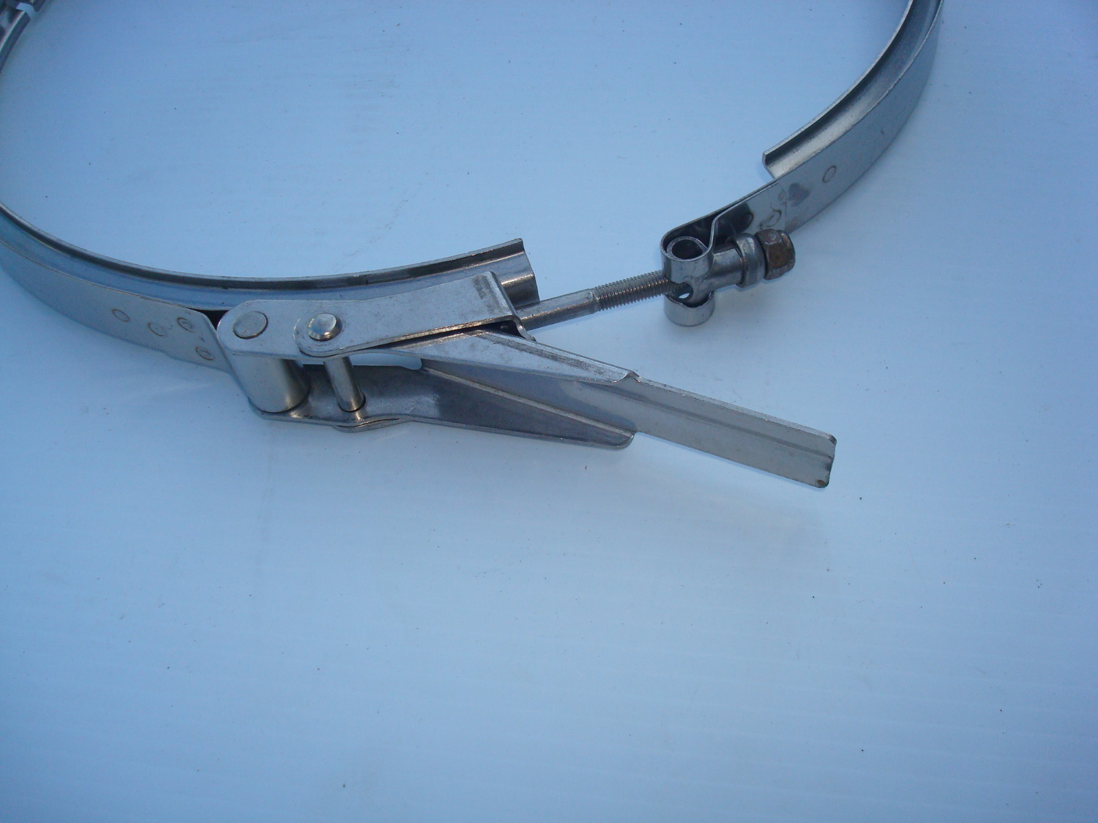 Clampco 995SF-1212 full V-band clamps; single latch quick release ...