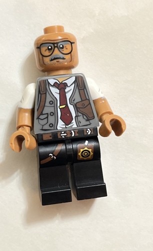 LEGO Lt. James Gordon Officer Dark Red Tie BATMAN FBI DEA Detective ...