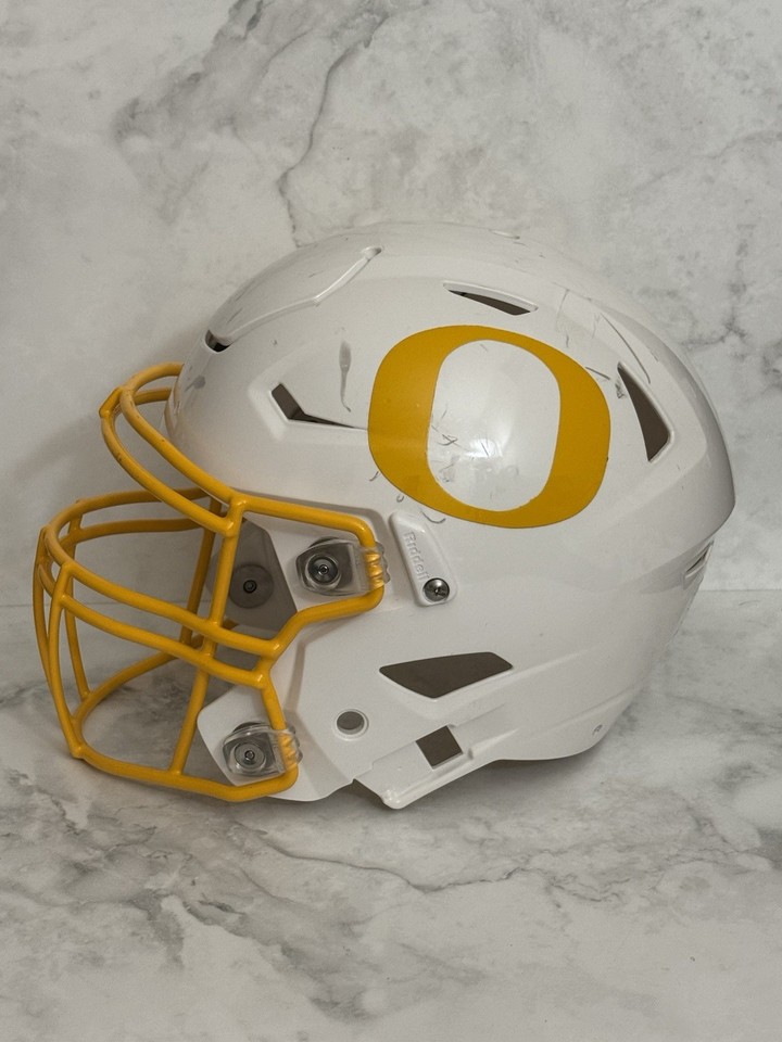 Oregon Ducks 2021 Team-Issued Football Helmet Shell White Yellow One ...