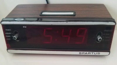 VINTAGE SPARTUS ALARM CLOCK: Red LED Display Battery Backup RETRO | eBay