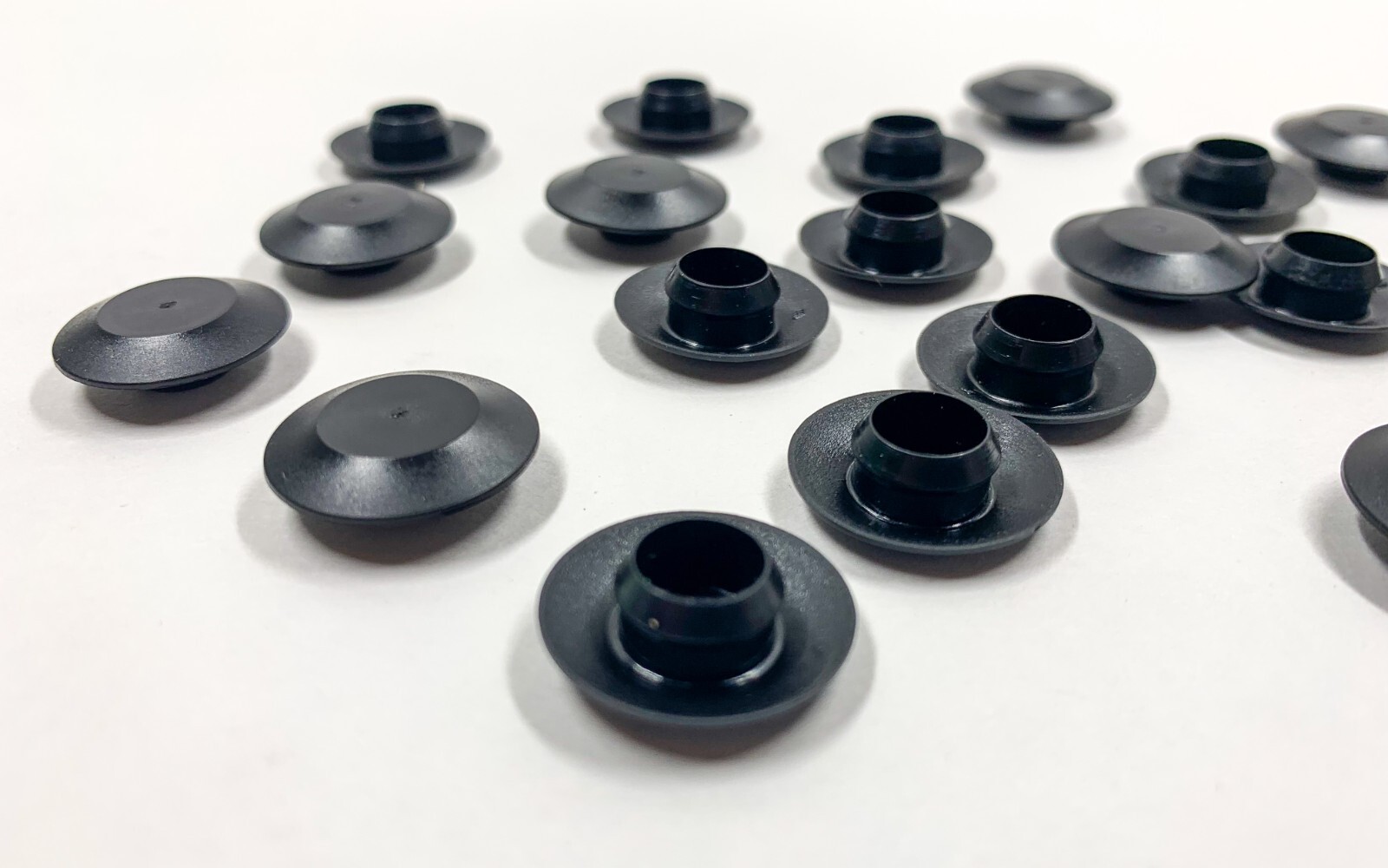20 FLUSH SHEET METAL PLUGS! FITS 3/8" HOLE & 3/4" DIAMETER GM PICKUP ...