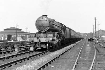 PHOTO British Railways Steam Locomotive Class V2 60748 York-N. Stead ...