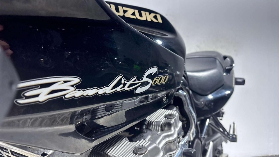 Suzuki Bandit 600 GSF 1998 MK1 VERY CLEAN PROJECT BIKE SPARES OR REPAIR ...