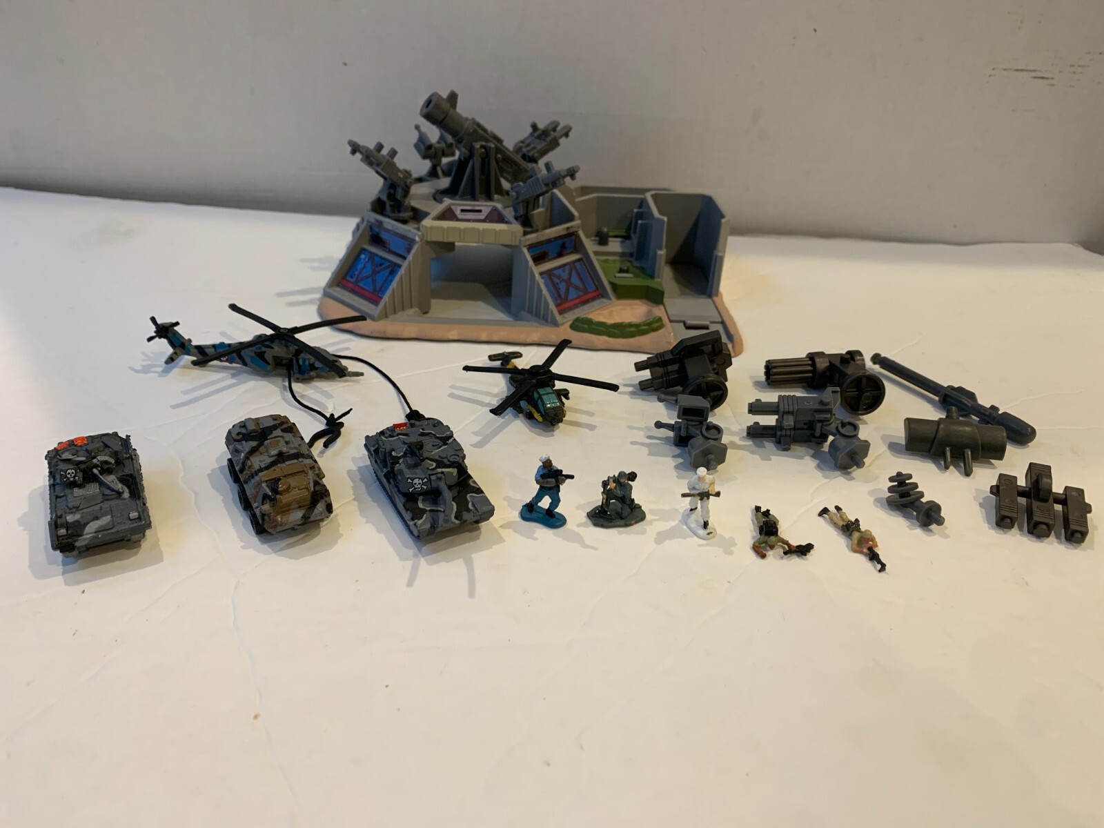 Vintage Galoob Micro Machines Military Bunker Tanks Helicopters Troops ...