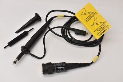 Tektronix P2220 Voltage Probe 10X/1X 200MHz/6MHz 10MΩ/1MΩ 16pF/95pF ...