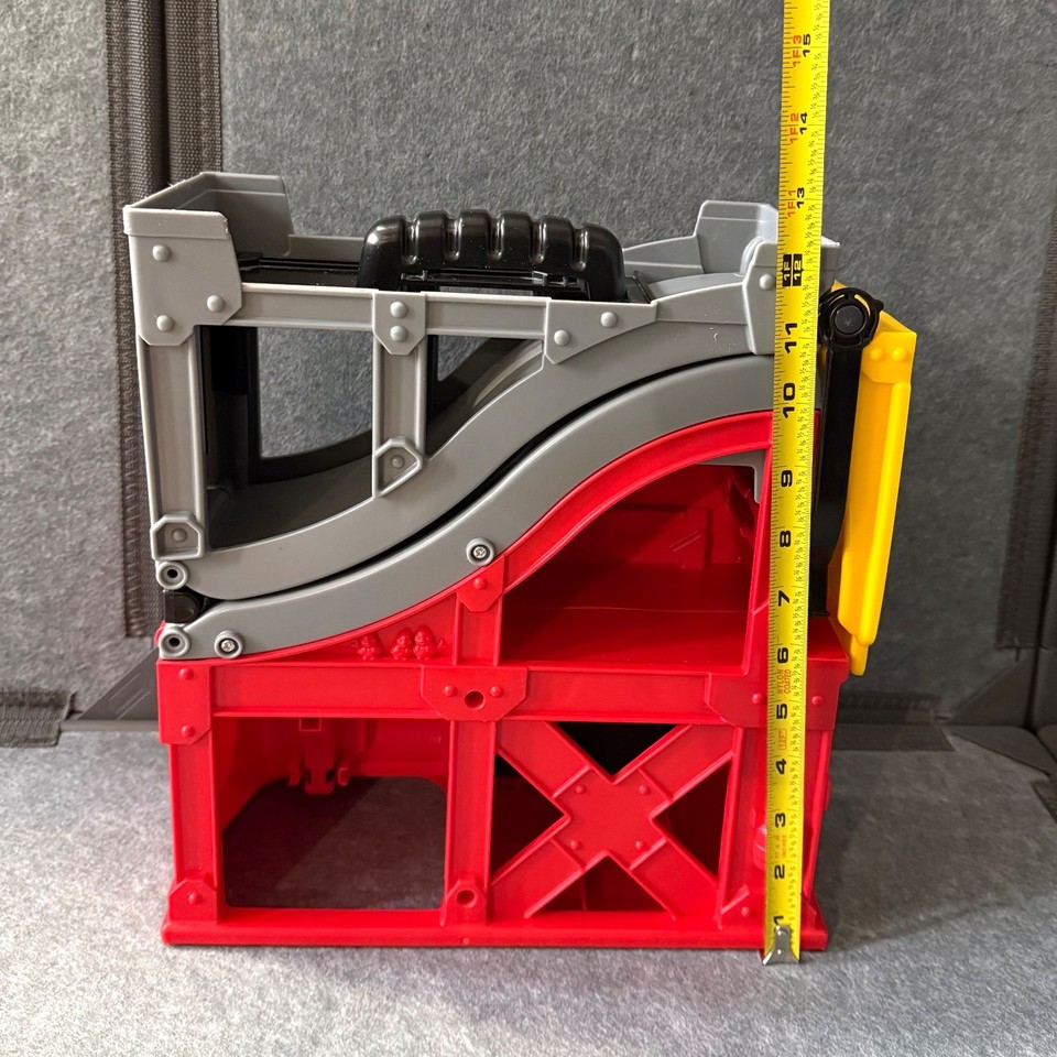 Fisher Price Wheelies Disney Pixar Cars 2 Carry Case Race Track Working ...